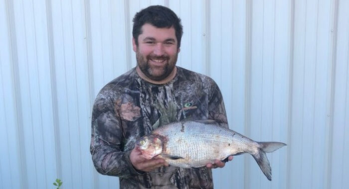 Missouri Bowfishing Record Gizzard Shad - International Sportsman